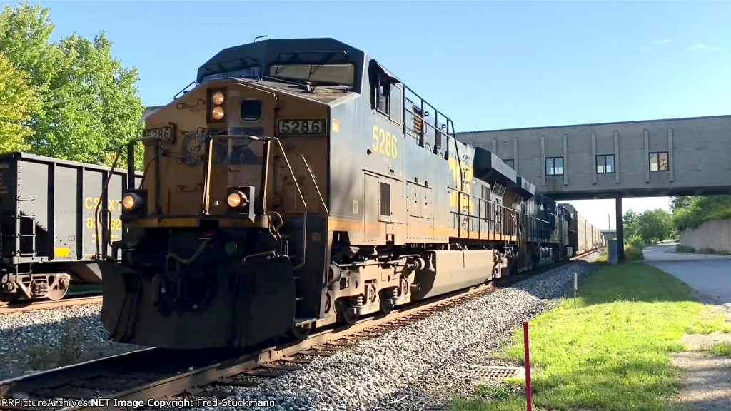 CSX 5286 leads Q332.
